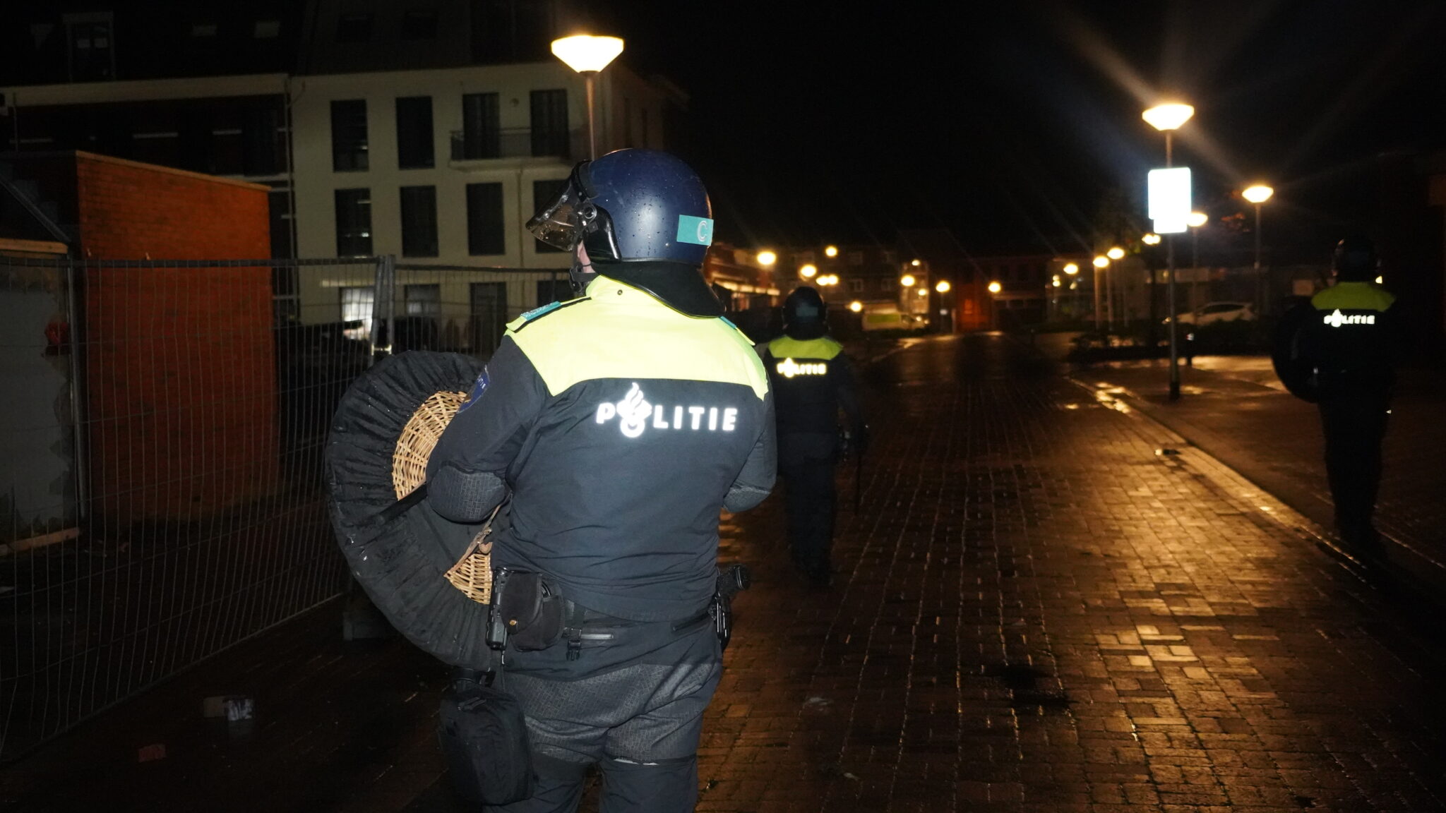 Onrustig in Bedum na brand slooppand bij De Vlijt, ME ingezet (update) | 112Groningen, Actueel ...