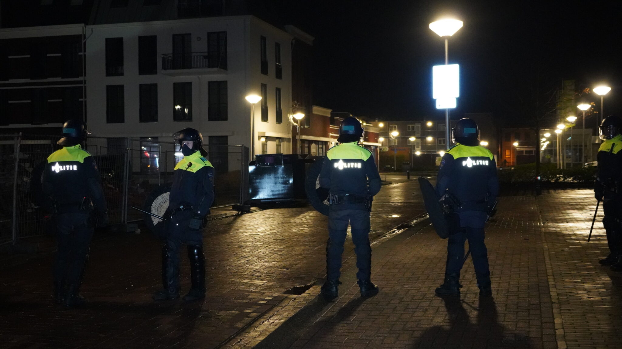 Onrustig in Bedum na brand slooppand bij De Vlijt, ME ingezet (update) | 112Groningen, Actueel ...