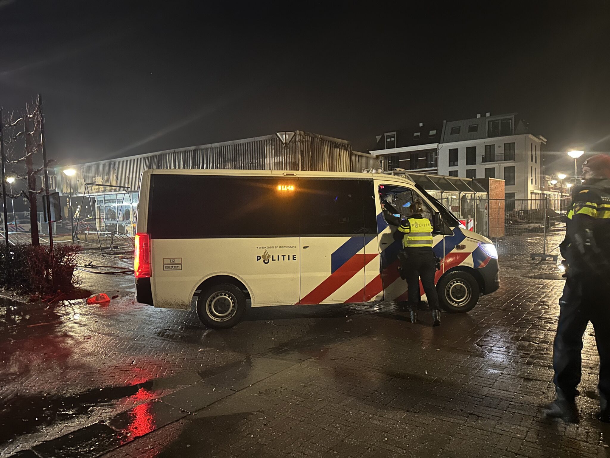 Onrustig in Bedum na brand slooppand bij De Vlijt, ME ingezet (update) | 112Groningen, Actueel ...