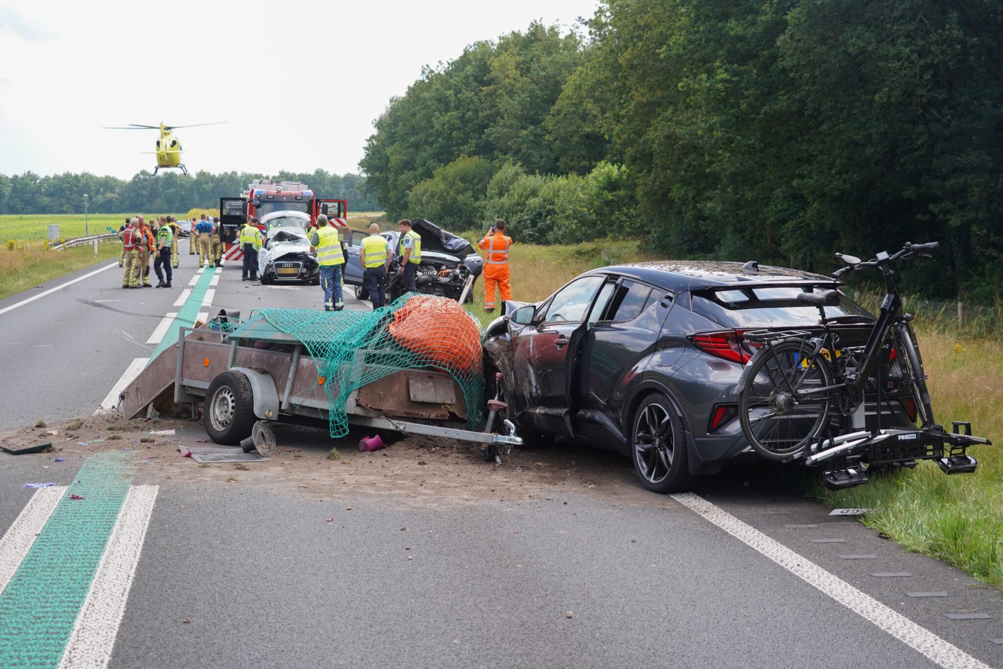 Update: Vier gewonden bij frontale botsing meerdere auto's N34 Annen (video) | 112Groningen ...